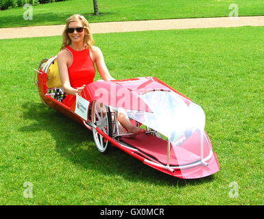 Rachel Riley meets engineering students from Shell Eco-marathon at ...