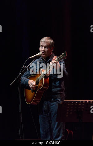 Lisbon, Portugal. 15th September, 2016. North American singer, Lloyd ...