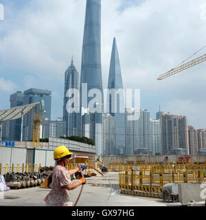 CONSTRUCTION WORK IN SHANGHAI CHINA Stock Photo - Alamy