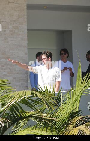 Joey Essex and Jonathan Cheban look for houses in Beverly Hills ...