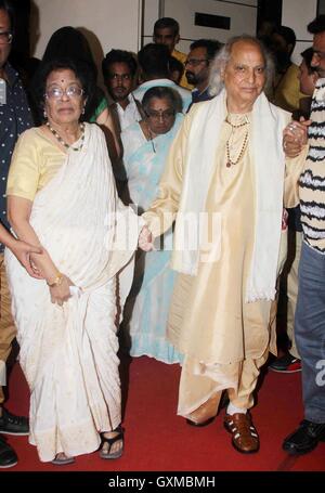 Bollywood singer Asha Bhosle Pandit Jasraj passes musical Timless Asha ...