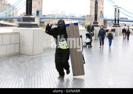 GORILLA EMPIRE STATE BUILDING KING KONG (1933 Stock Photo - Alamy