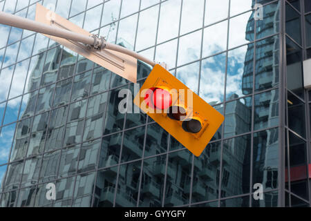 Broken traffic light Stock Photo - Alamy
