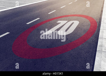 Speed limit traffic sign 70 Stock Photo: 184839785 - Alamy