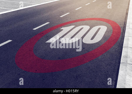 Speed limit 100 km / h on the motorway bridge near Düsseldorf Stock ...