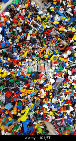 Heap of Lego bricks Stock Photo - Alamy