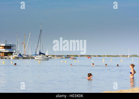 Rust: Neusiedler See (Lake Neusiedl), lido beach, public bath, swimmers ...