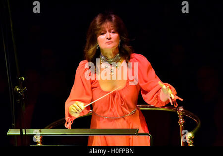 Debbie Wiseman conducts the Academy of St Martin in the Fields ...