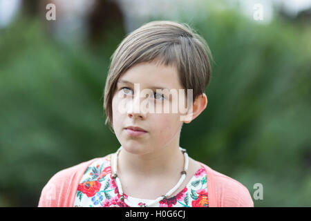 Ruby Barnhill ,English actress, played the lead role of Sophie in ...