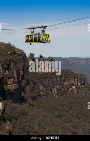 Blue Mountains, Three Sisters, Cable Car Stock Photo - Alamy