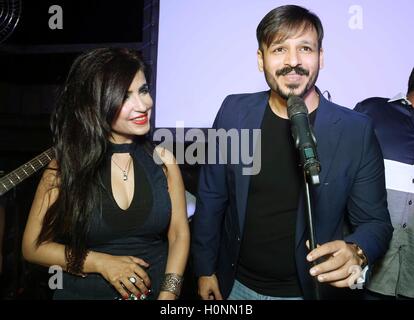 Bollywood actor Vivek Oberoi with playback singer Shibani Kashyap at ...