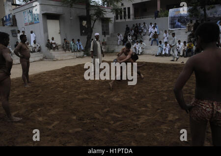 Rawalpindi, Pakistan. 23rd Sep, 2016. Pakistani traditional wrestlers ...