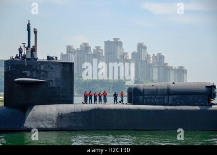 The USN Ohio-class nuclear-powered fleet ballistic guided-missile ...
