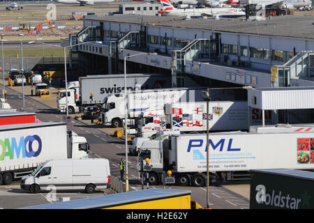 LONDON HEATHROW CARGO TERMINAL Stock Photo - Alamy
