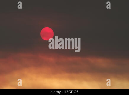 Dramatic Sunset Caused by Wildfire Smoke, Torrance Beach, Los Angeles ...