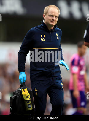 Geoff Scott, Tottenham Hotspur's head physio Stock Photo - Alamy