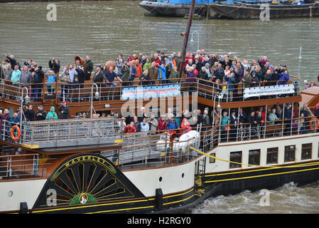 Ocean going paddle steamer Waverley leaving Portree harbour on the ...