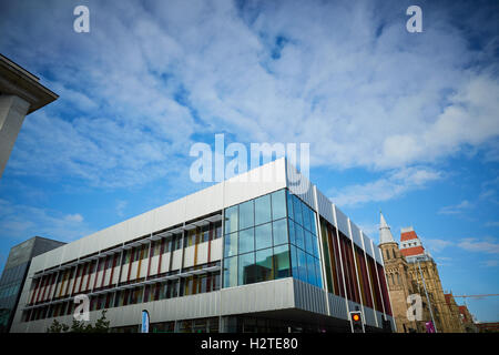 Manchester University student gathered group students loitering waiting ...