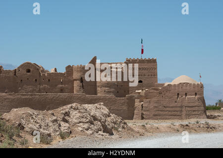 Saryazd Sassanid Fortress, View From The Outside Stock Photo - Alamy