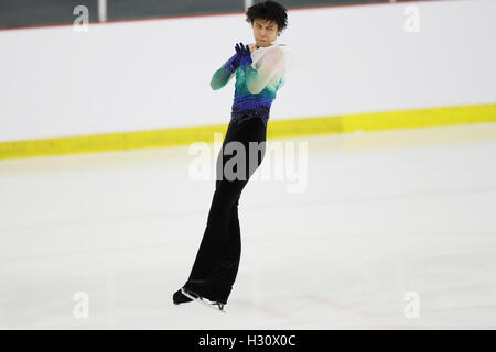 Sportplexe Pierrefonds, Montreal, Canada. 1st Oct, 2016. Yuzuru Hanyu ...