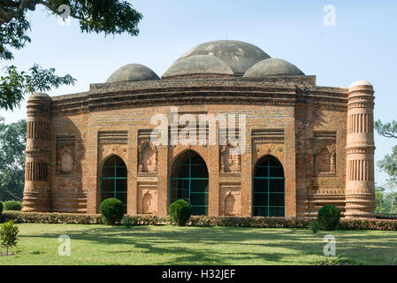 Lattan mosque, Gaur, West Bengal, India Stock Photo - Alamy