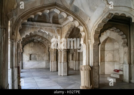 Columns and arches in a Badshahi Mosque in Lahore Pakistan Stock Photo ...