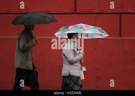 Kiev, Ukraine. 5th Oct, 2016. Rain weather in Kiev © Nazar Furyk/ZUMA ...