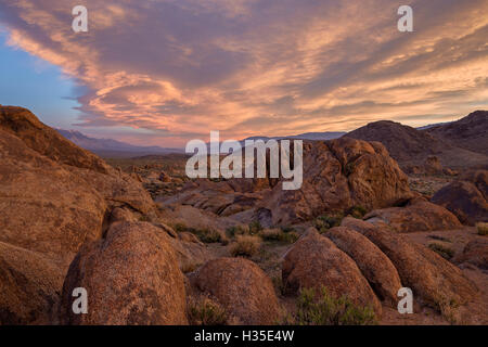 rock formations in the alabama hills Stock Photo - Alamy