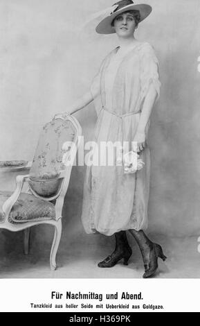 Women's fashion for 1919 Stock Photo - Alamy