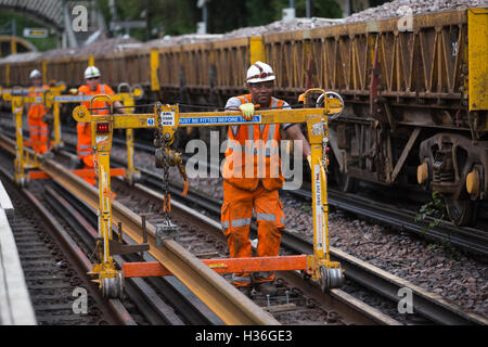London Underground engineers working on Northern Line track replacement ...