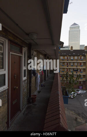 Poor housing conditions, Tower Hamlets, London 1999 Stock Photo - Alamy