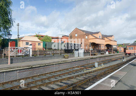 Outdoor platforms at Kidderminster Railway Station on the Severn Valley ...