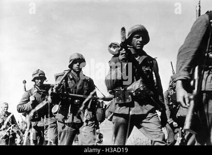 Advancing German troops in France, 1940 Stock Photo - Alamy