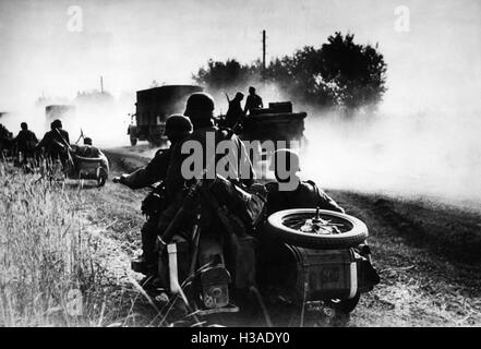 German infantry gaining ground on the Eastern Front, 1941 Stock Photo ...