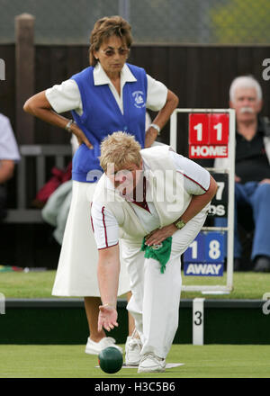 Myra Smith (Clockhouse, white) vs Brig Gunn (Mersea Island, blue ...