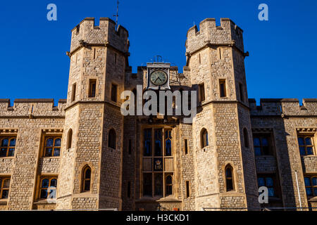 The Tower of London, Waterloo Barracks with the Crown Jewels, World ...