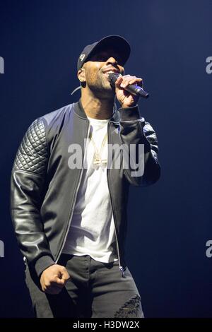 Chicago, Illinois, USA. 5th Oct, 2016. DANIEL DALEY of DVSN performs ...