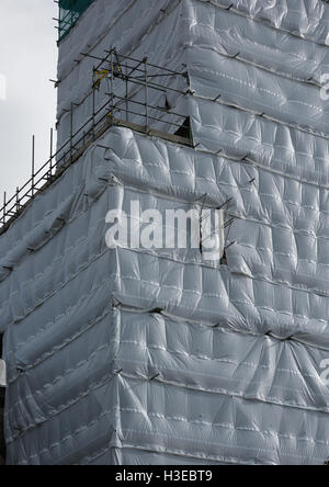 Sandblasting containment curtains protect the environment against ...