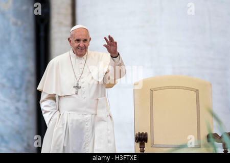 Vatican City, Vatican. 08th Oct, 2016. Pope Francis attends a Marian ...
