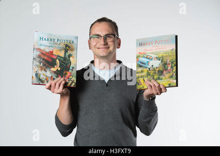 Harry Potter illustrator Jim Kay Stock Photo - Alamy