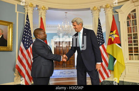 Mozambique President Filipe Jacinto Nyusi (3rd from L) and his wife ...