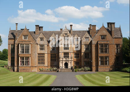UK, England, Oxfordshire, Wroxton, Abbey Estate, circa 1750 obelisk ...
