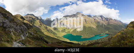 Lake Mackenzie Hut, Routeburn Track, Fiordland National Park, New ...