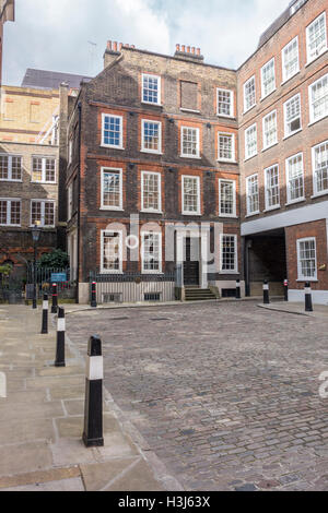 Former House Of Dr Samuel Johnson Gough Square London UK Stock Photo ...