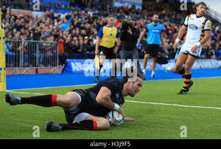 Saracen's Mike Ellery goes over to score their second try during the ...