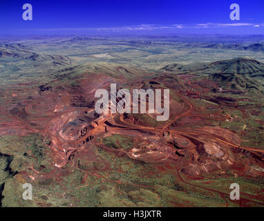 Mount Tom Price open-cut iron ore mine Stock Photo - Alamy