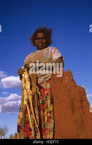 Aboriginal woman from Mount Liebig (Luritja language group Stock Photo ...