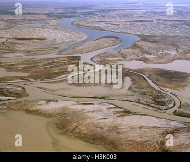 Lake Eyre river system Stock Photo - Alamy