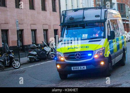 British Transport police riot van Stock Photo - Alamy