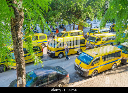 Tunisia: City of Tunis. Bus, in Place de Barcelone Stock Photo - Alamy
